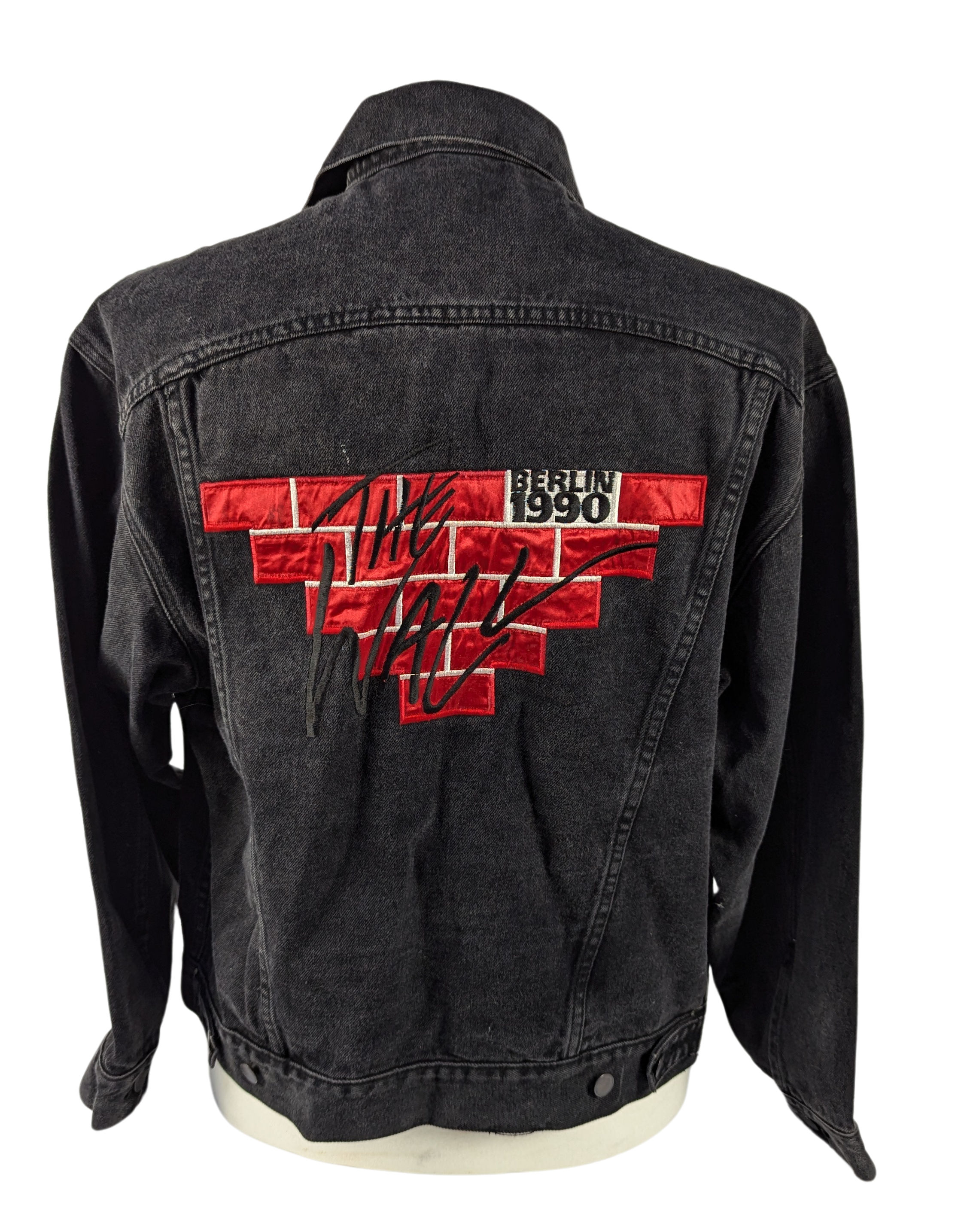 Lot 59 - Roger Waters 1990 The Wall Berlin Black Denim